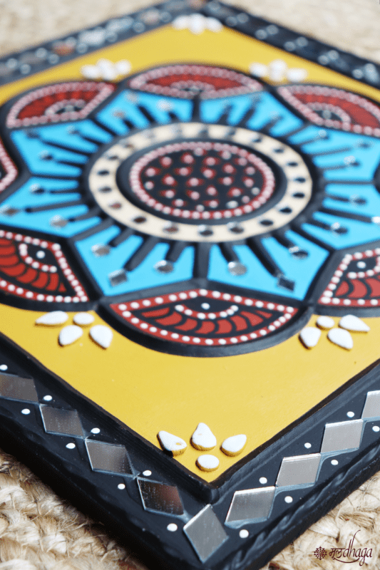 Handcrafted Mud & Mirror Work | Lippan Art - Wall Hanging | Mooldhaga