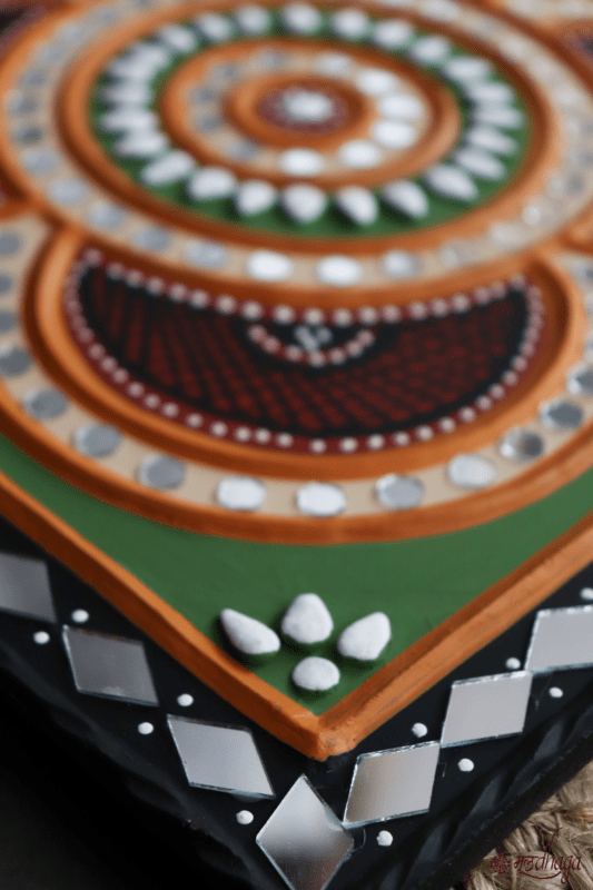 Handcrafted Mud & Mirror Work | Lippan Art - Wall Hanging | Mooldhaga