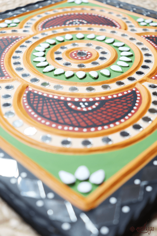 Handcrafted Mud & Mirror Work | Lippan Art - Wall Hanging | Mooldhaga
