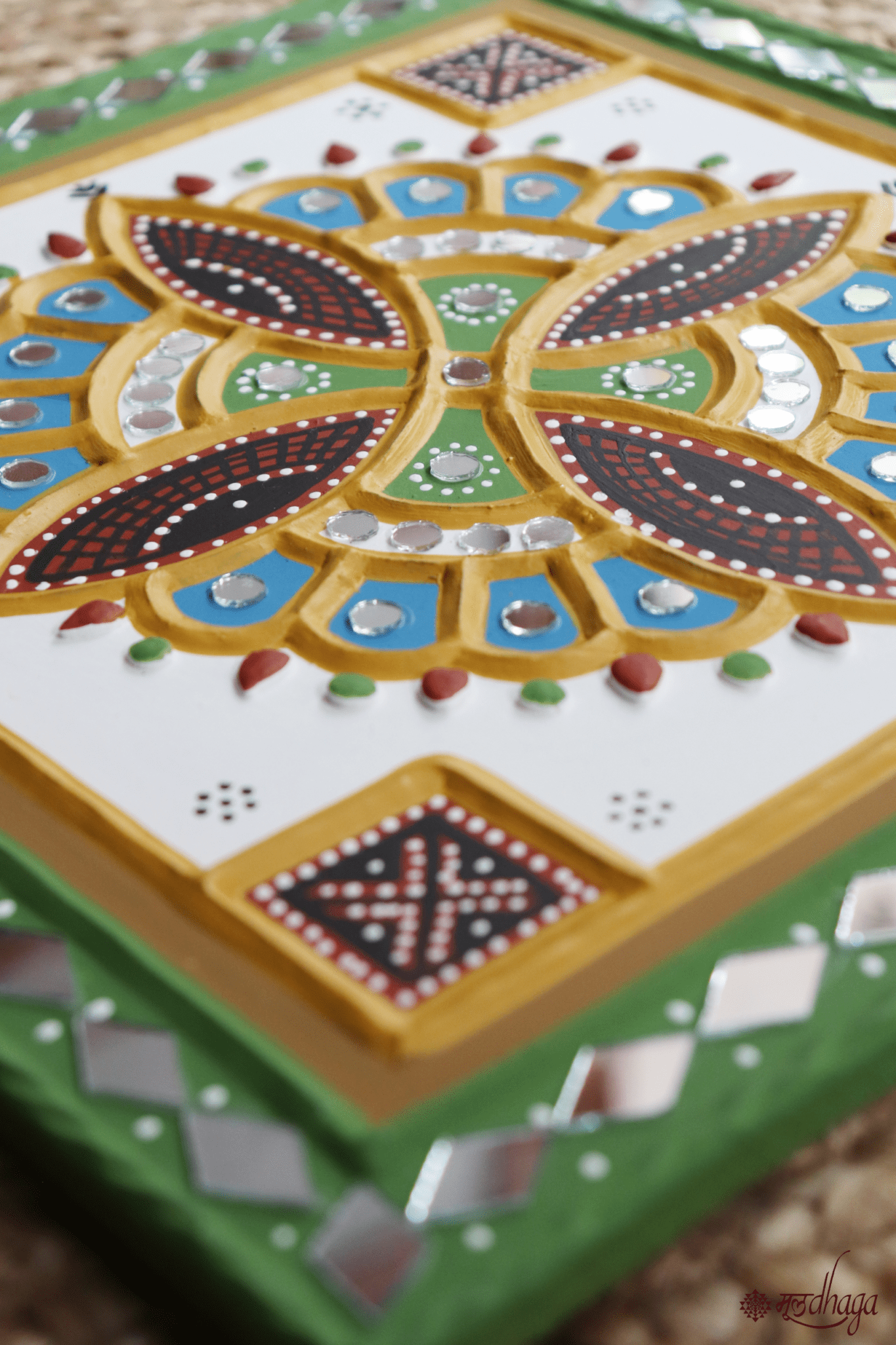 Handcrafted Mud & Mirror Work | Lippan Art - Wall Hanging | Mooldhaga