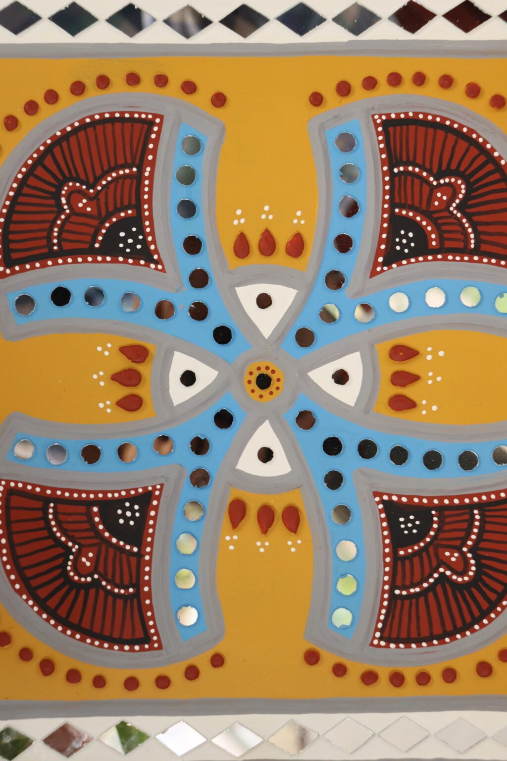 Handcrafted Mud & Mirror Work | Lippan Art - Wall Hanging | Mooldhaga